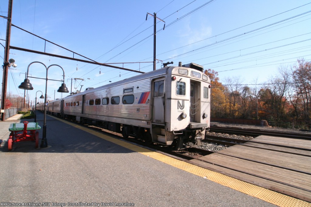 Amtrak Extra 3143 crawling to the signal.